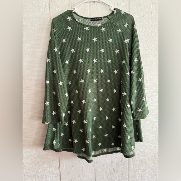 Kim & Cami | Tops | Kim Cami Size X Green Star Print Waffle Knit Top ...